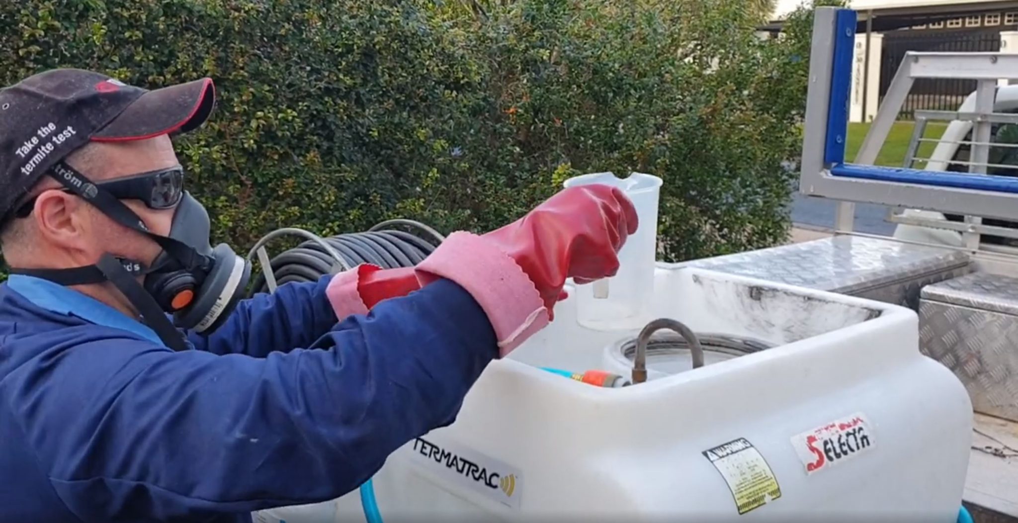 VIDEO: Part 2 - General pest treatment for internal spaces - Rapid ...